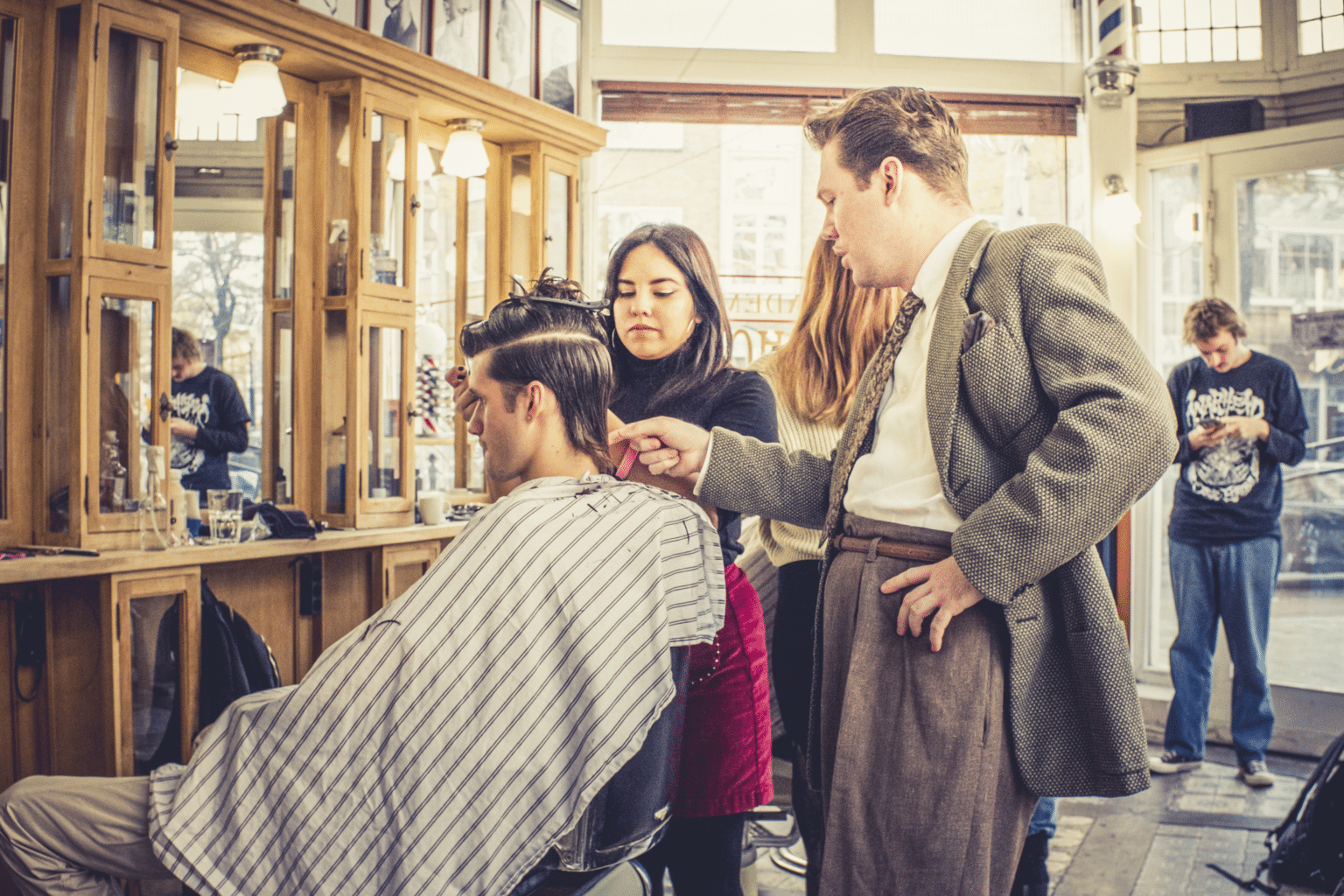 Master the Art of Barbering at The Old School Barber Academy - Schorem ...